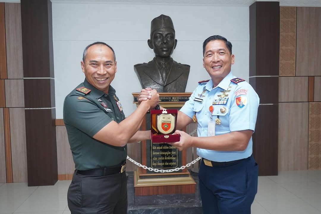 Penuh Semangat Danlanud Sultan Hasanuddin Laksanakan Audiensi Dengan Pangdam XIV/Hasanuddin ...